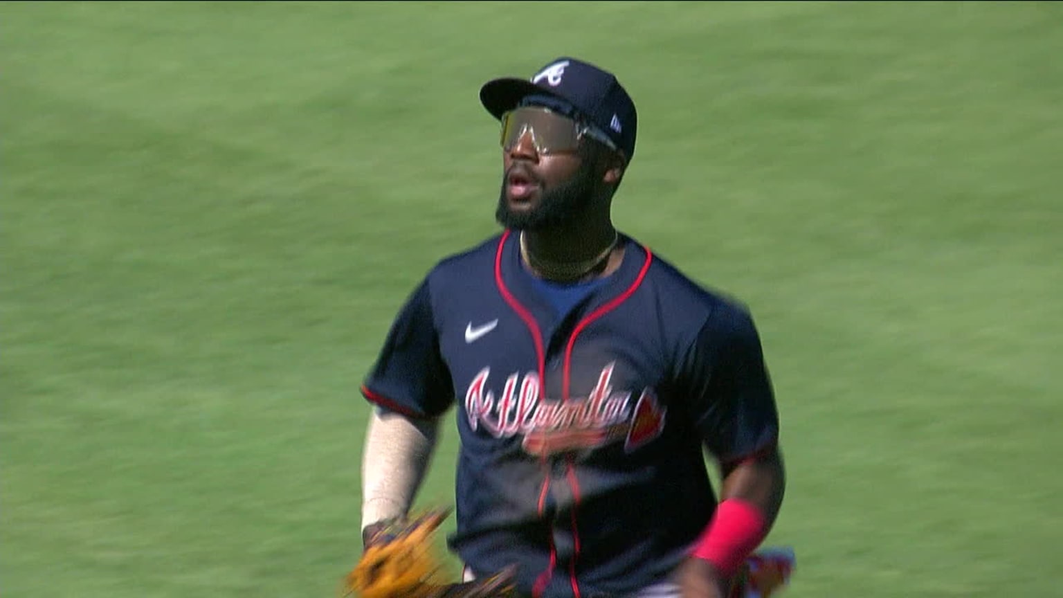 Michael Harris II's over-the-shoulder catch | 04/12/2025 | Atlanta Braves