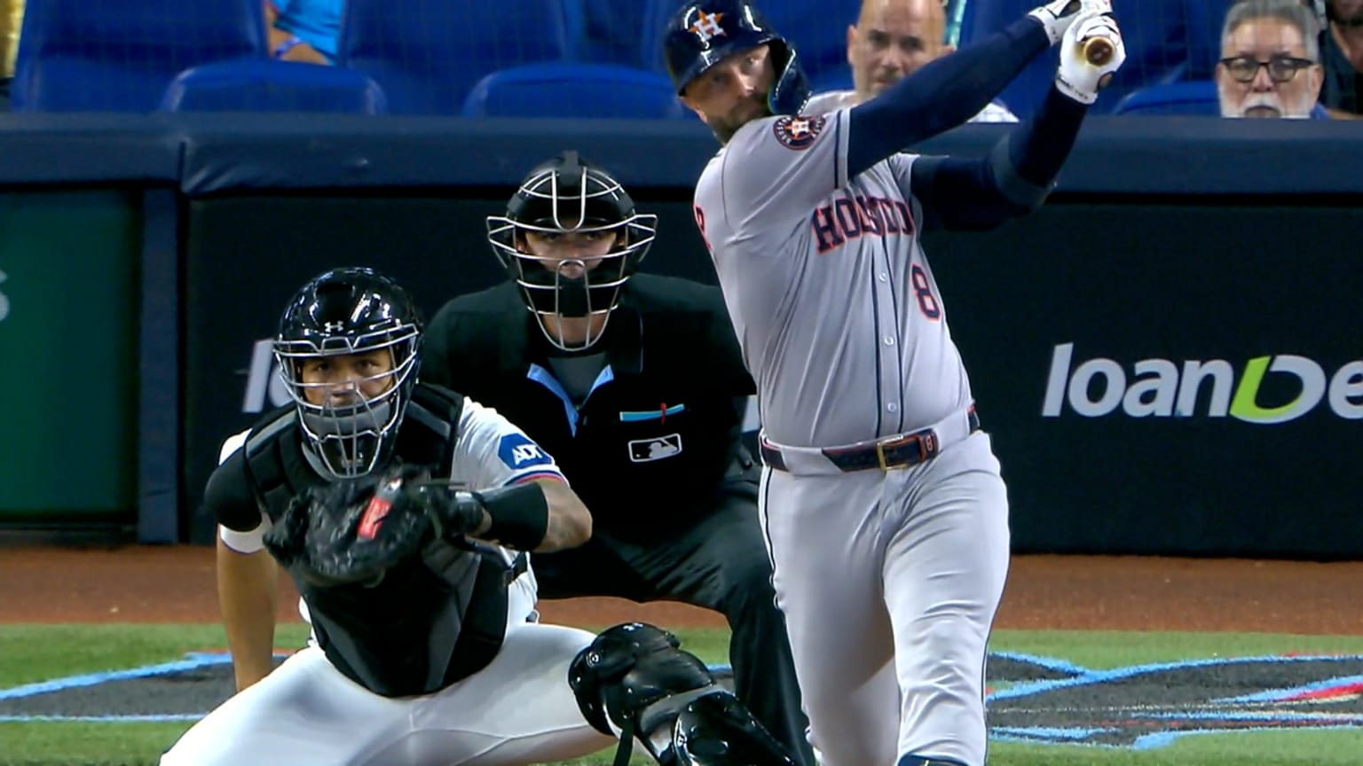 Christian Walker's two-run homer (16) | 08/06/2025 | MLB.com