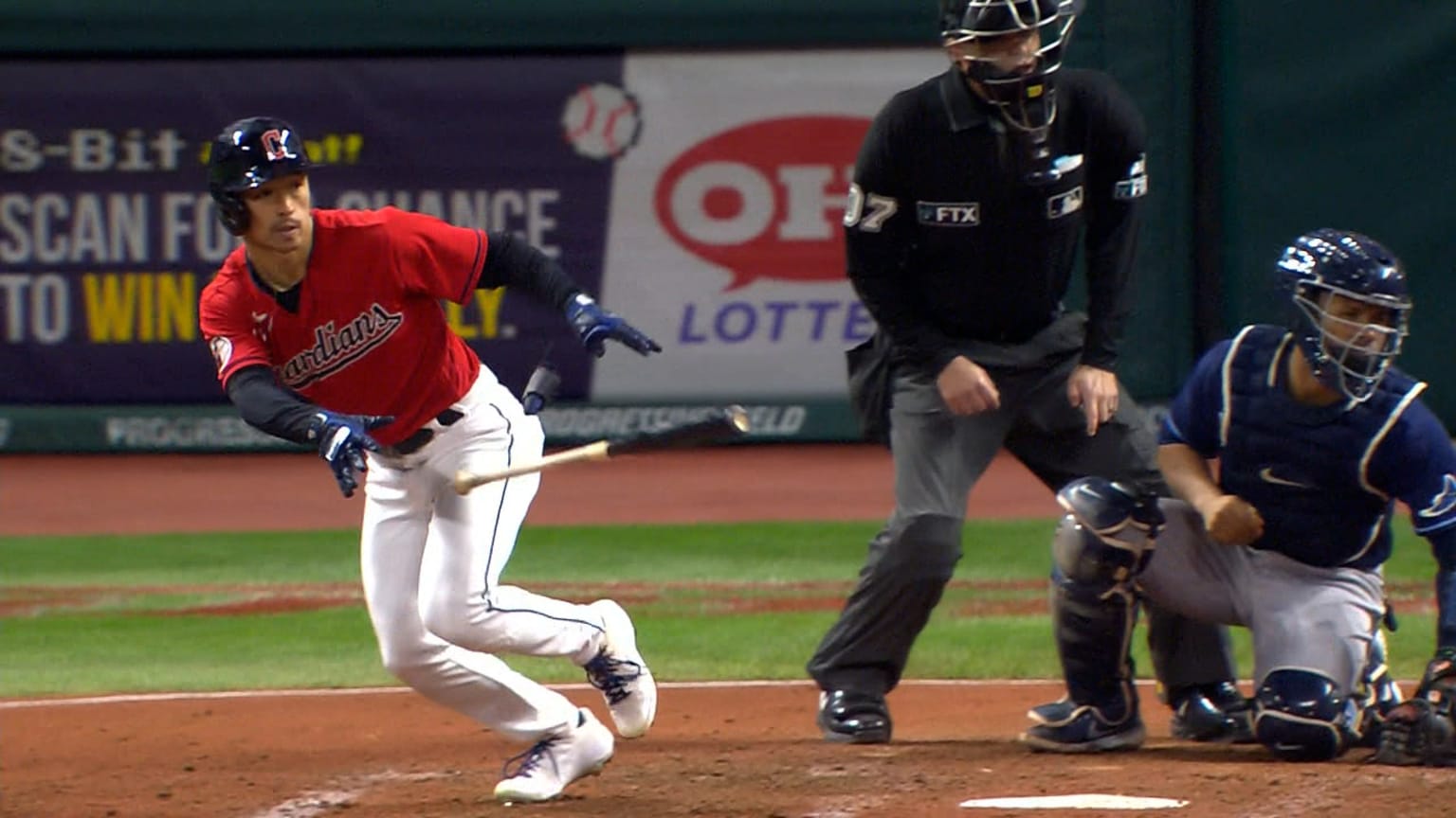 Steven Kwan's double ties the game at 1 in the 8th | 09/29/2022 | Cleveland Guardians