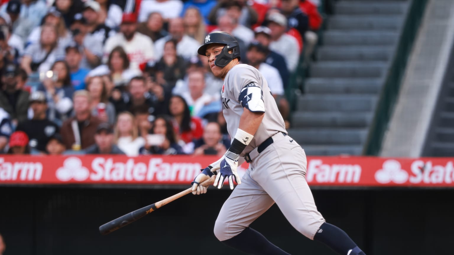 Aaron Judge singles to load the bases | 05/26/2025 | New York Yankees