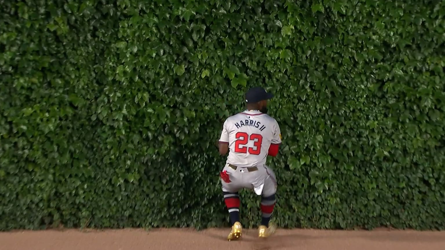 Michael Harris II makes an amazing catch | 05/21/2024 | Atlanta Braves