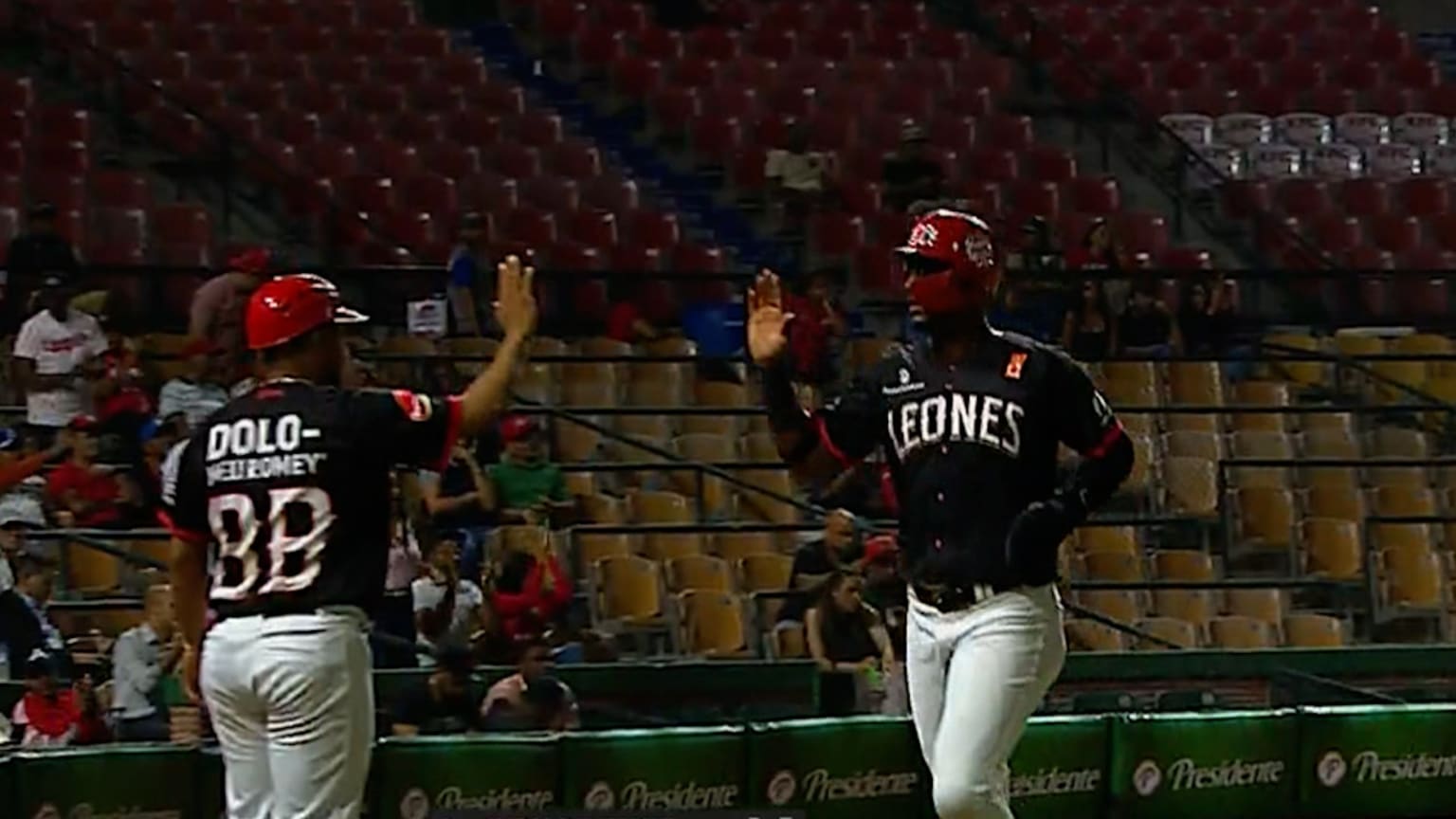 Héctor Rodríguez eleva de sacrificio en la 6ta | 21/11/2024 | Los Reds ...