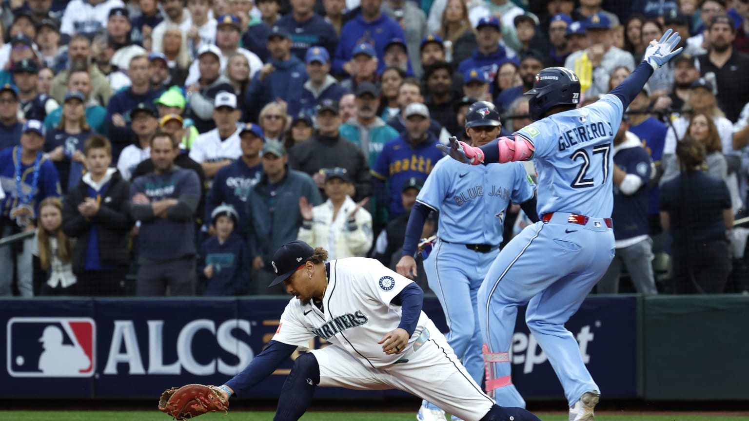 J.P. Crawford's impressive cross-body throw | 10/16/2025 | MLB.com