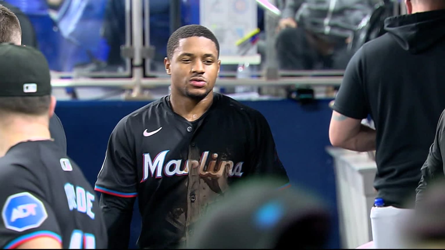 Xavier Edwards sale del juego | 23/08/2024 | Los Marlins de Miami