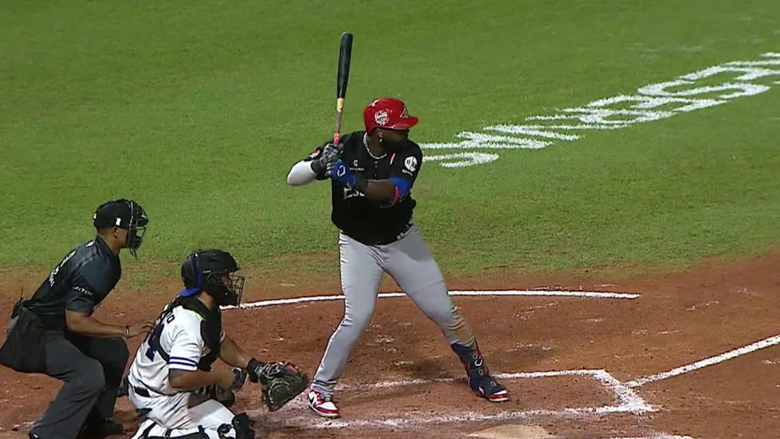 Jonathan Guzmán anota por pasbol en la 7ma | 03/01/2024 | Lasmayores.com