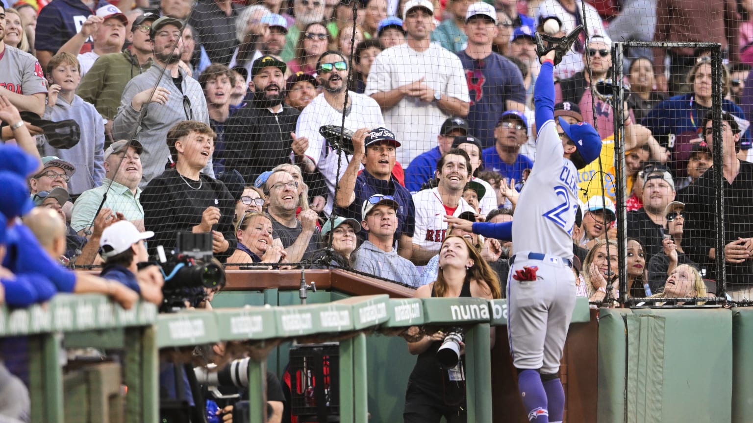 Ernie Clement's over-the-railing catch | 06/27/2025 | MLB.com