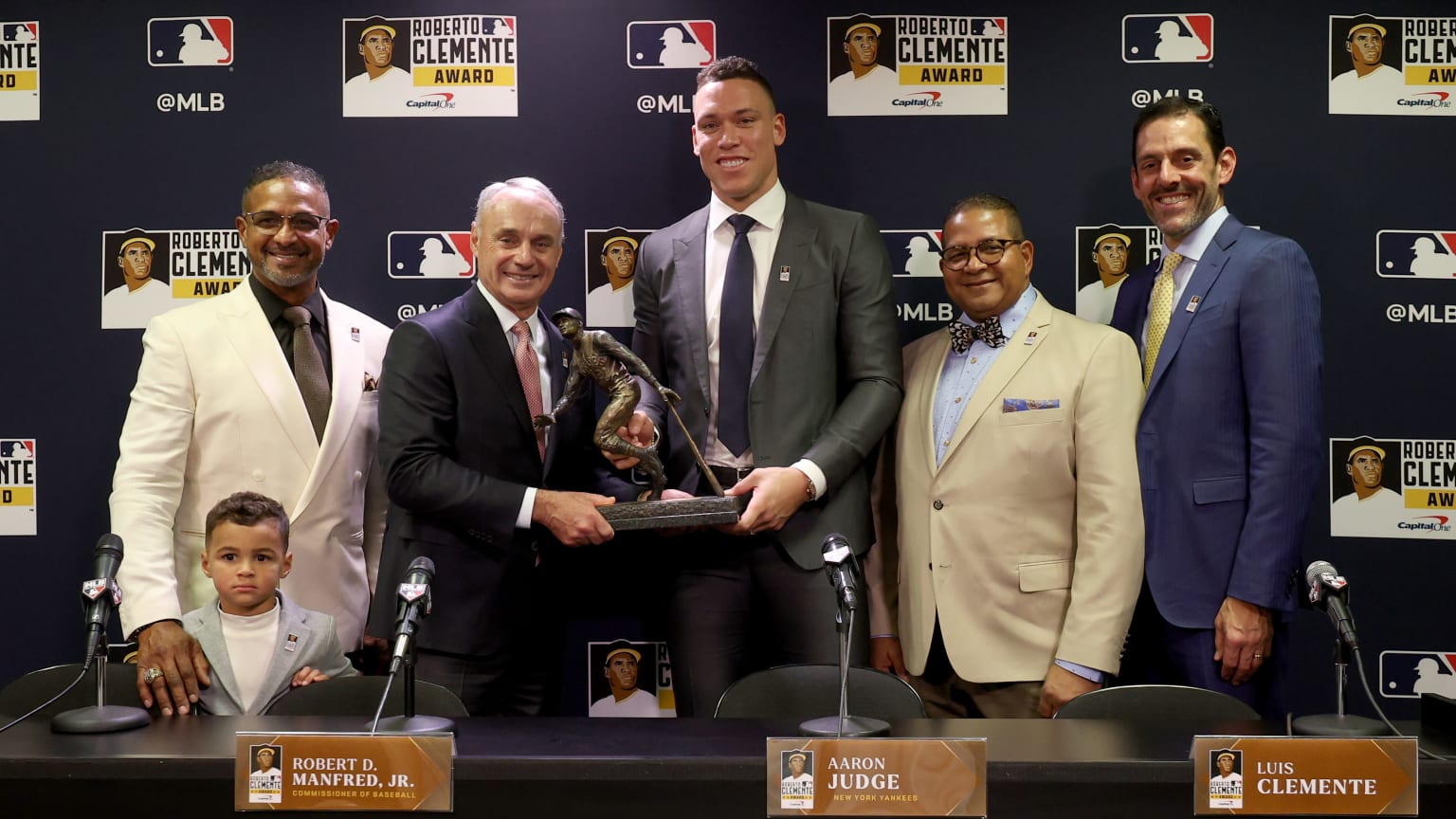 Judge is named 2023 Roberto Clemente Award recipient | 10/31/2023 | New ...