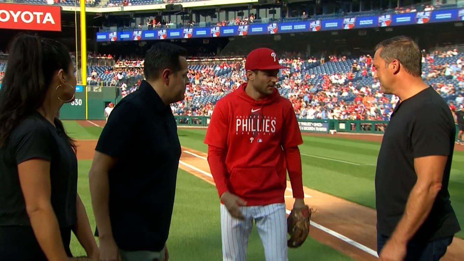 MLB Central crew throw first pitch at Phillies game | 07/26/2023 ...