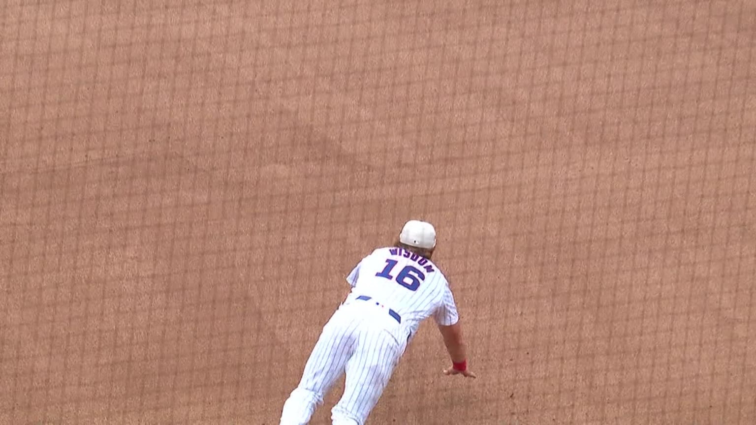 Patrick Wisdom's impressive diving catch | 07/04/2024 | Chicago Cubs