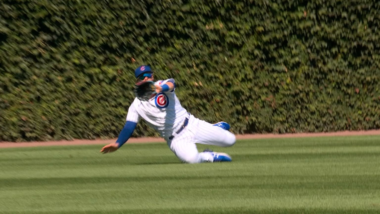 Ian Happ's sliding catch | 09/08/2022 | MLB.com