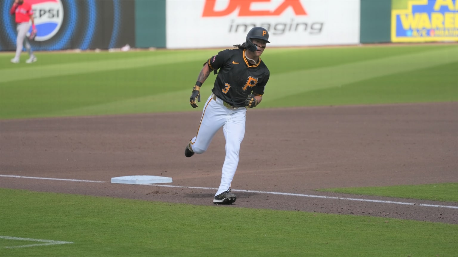 Ji Hwan Bae's solo home run | 03/04/2025 | Pittsburgh Pirates