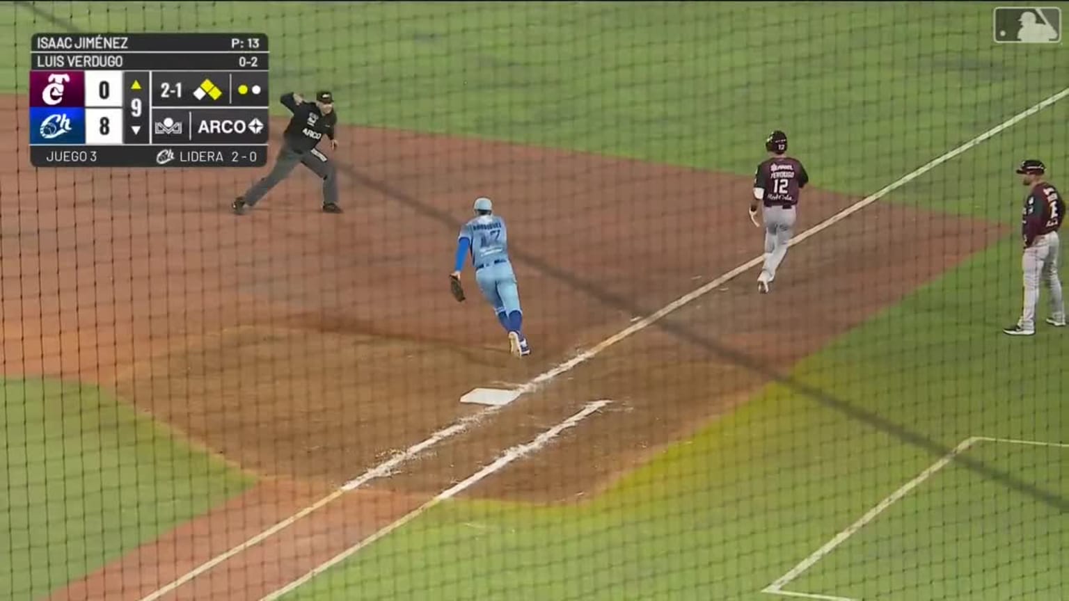 Jalisco seals win with a double play | 01/25/2026 | MLB.com