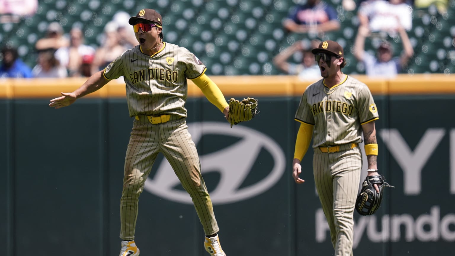 Ha-Seong Kim's sliding over-the-shoulder catch | 05/20/2024 | San Diego ...