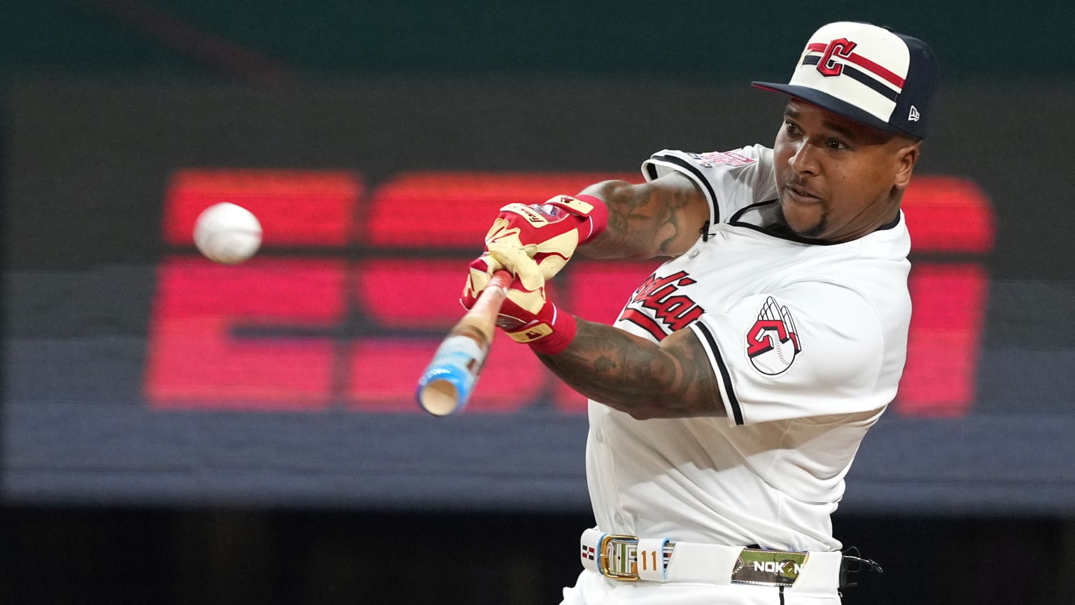 José Ramírez hits 12 homers in Round 2 of the Derby | 07/16/2024 | MLB.com