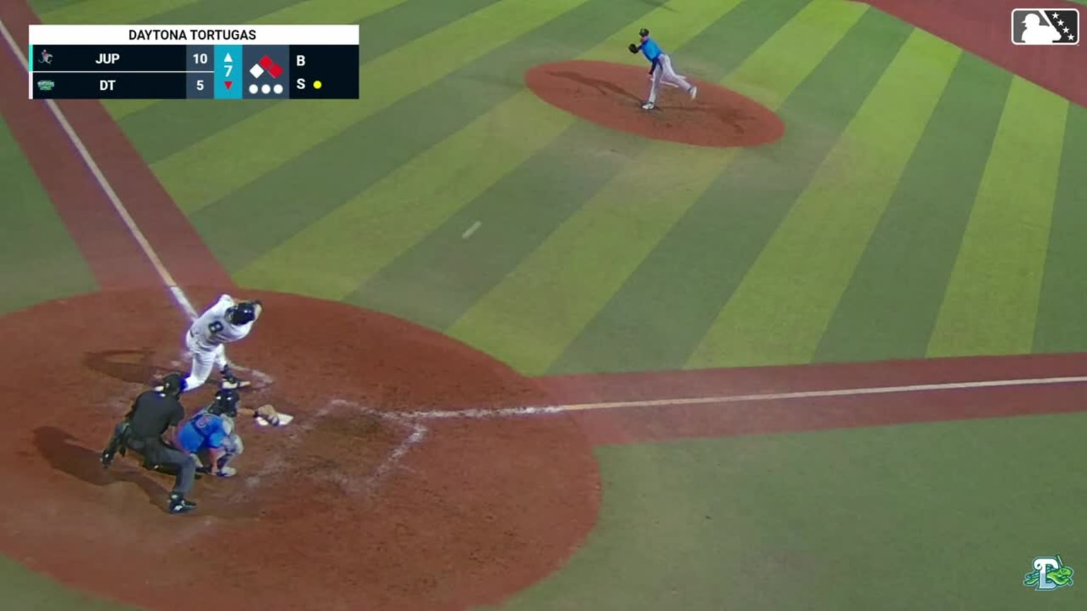 Carter Graham hits a two-run triple | 05/30/2024 | MLB.com