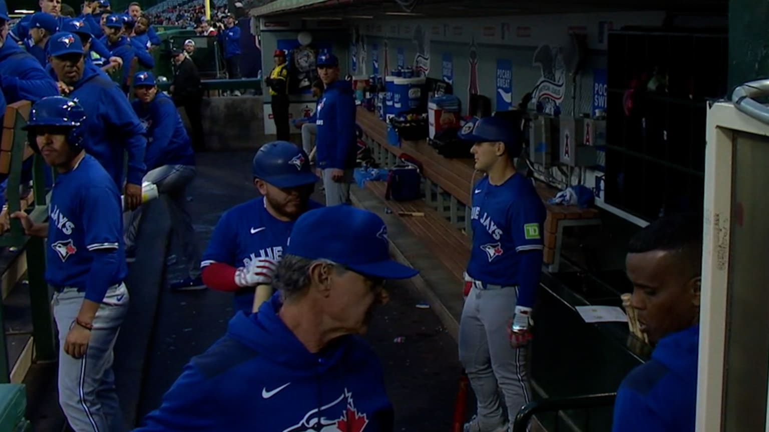 Lou Iannotti struck by a foul ball in the 3rd | 05/06/2025 | Toronto ...