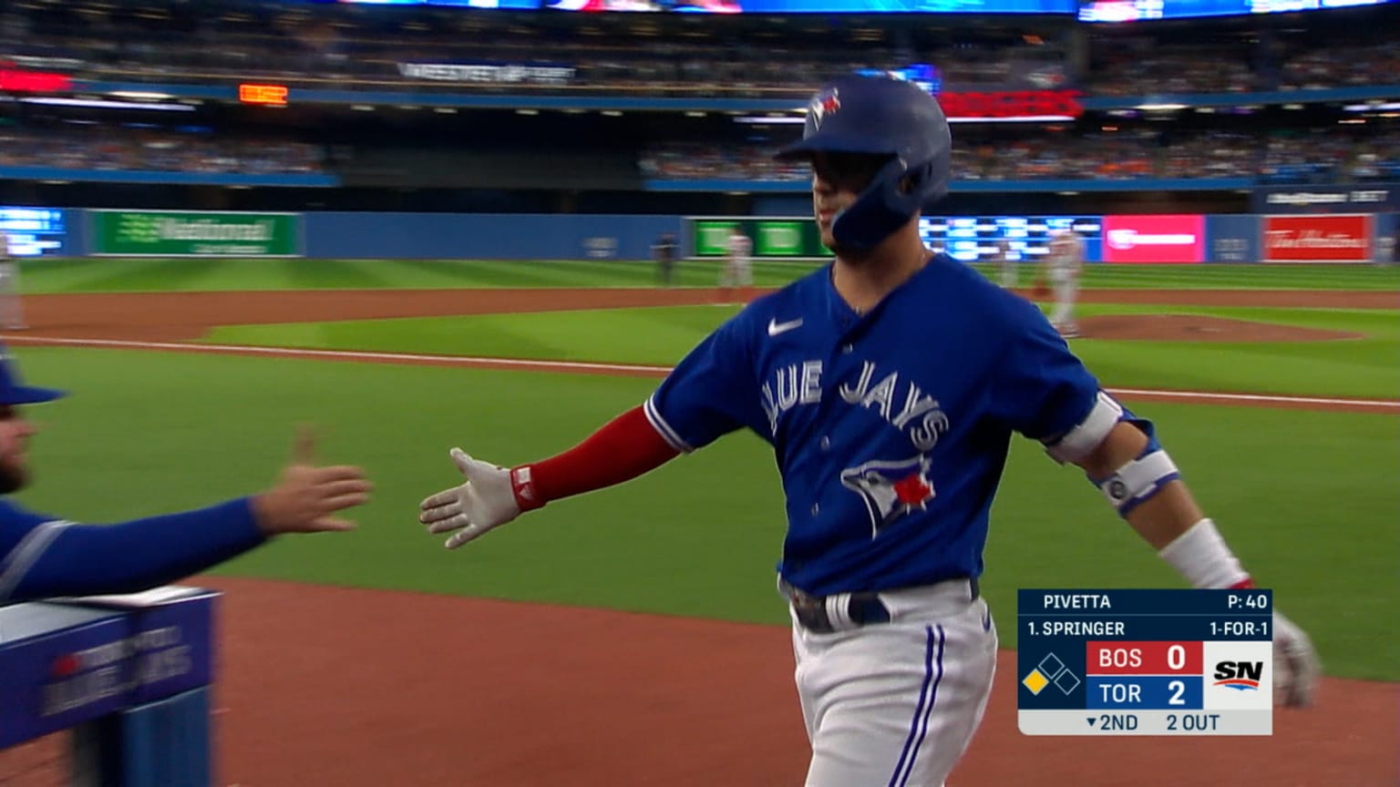 Whit Merrifield lifts a sacrifice fly to right-center | 09/30/2022 ...