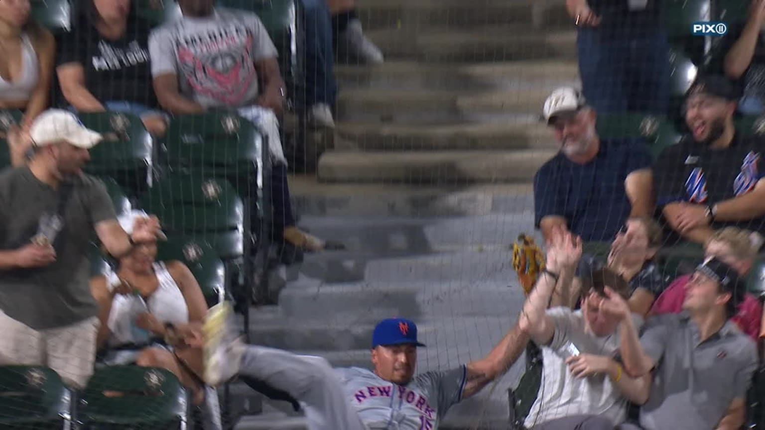 Tyrone Taylor's incredible catch | 08/30/2024 | New York Mets