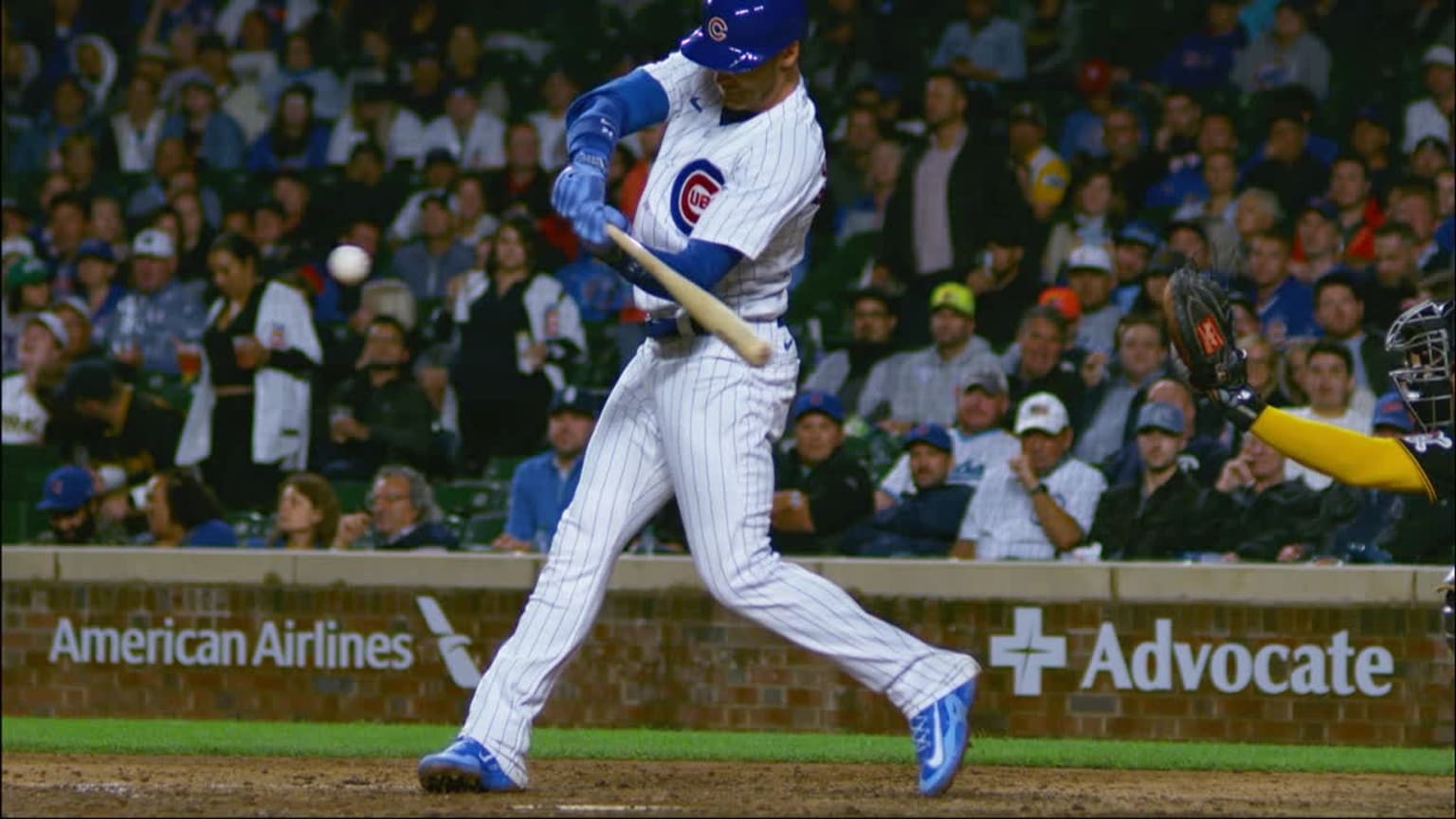 Cody Bellinger powers a three-run homer to centefield | 09/19/2023 ...