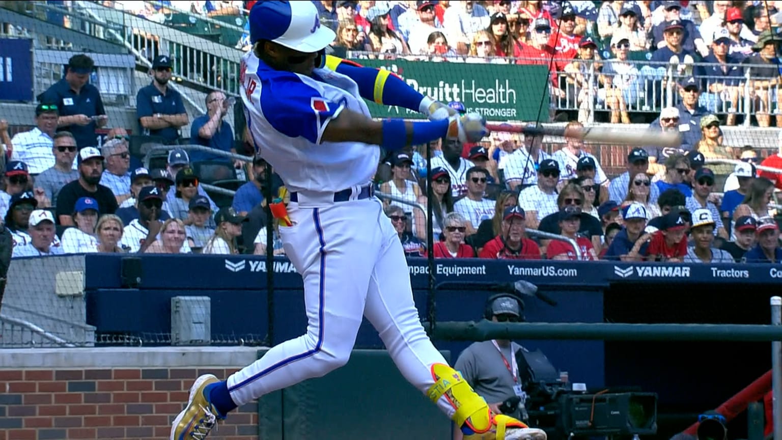 Ronald Acuña Jr. hits an RBI double to center field | 06/10/2023 ...