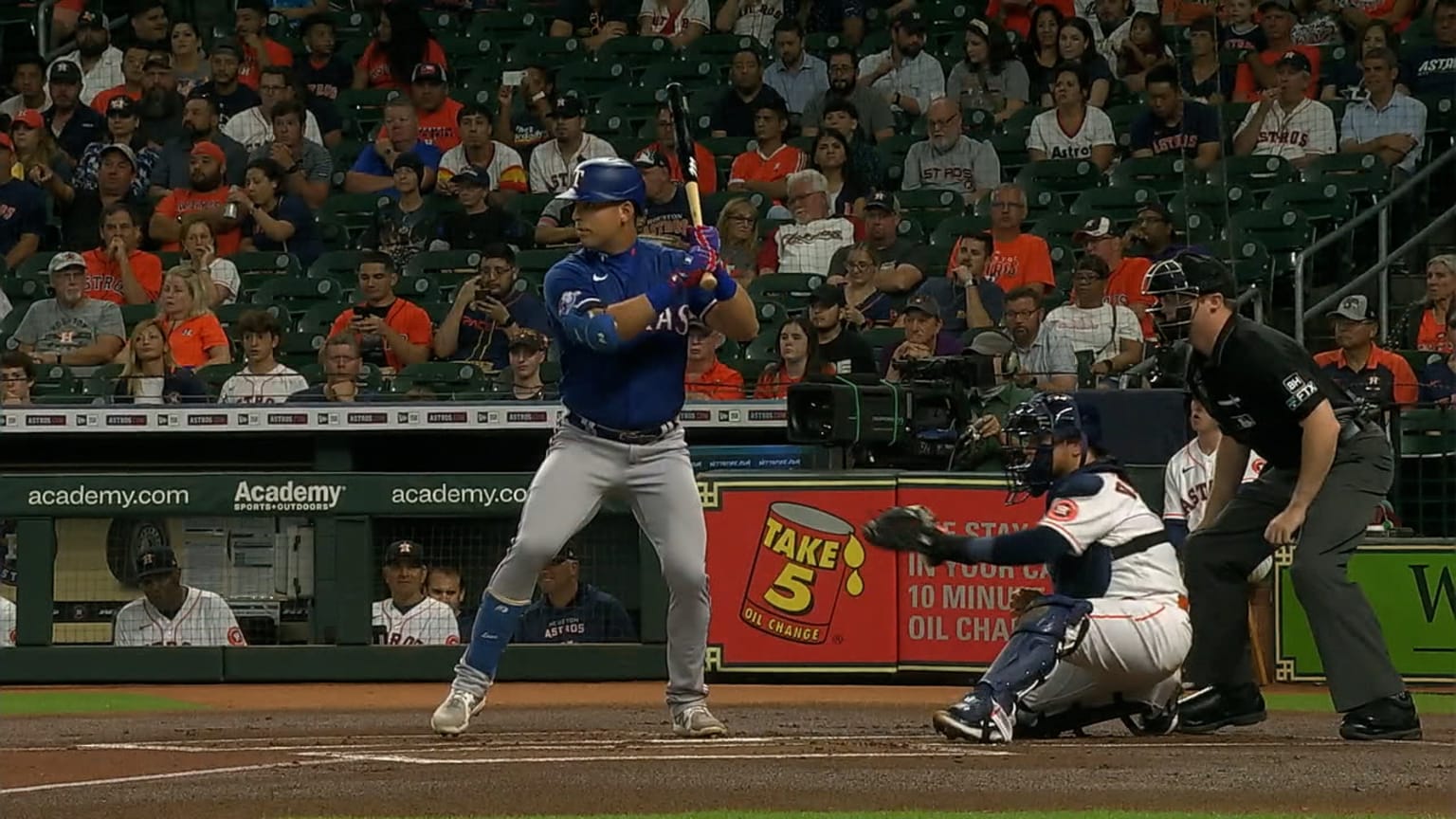 Nathaniel Lowe smashes a solo home run to right field | 09/07/2022 ...