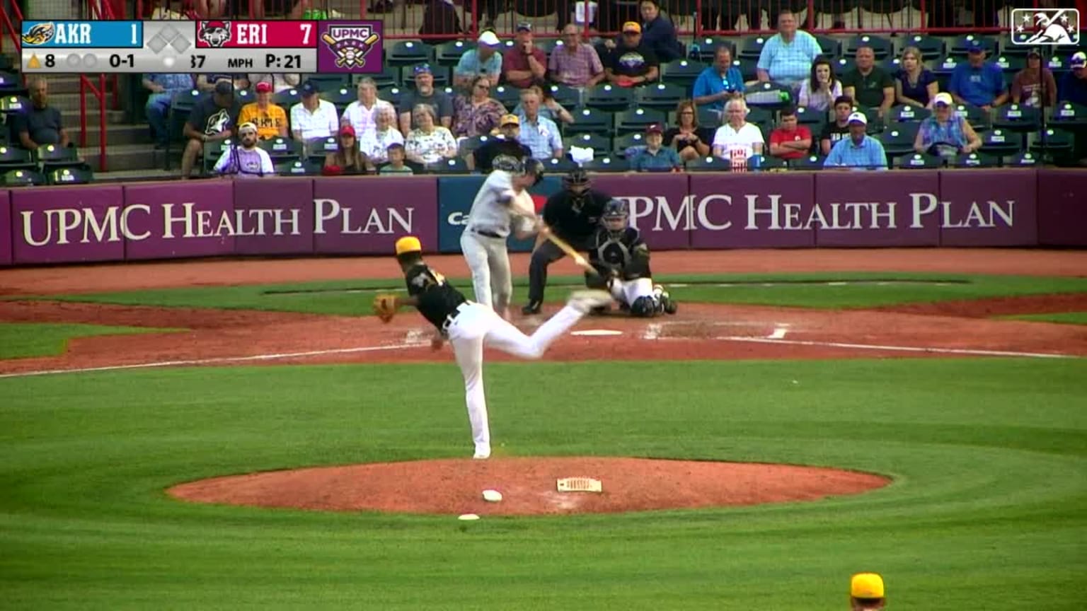 Petey Halpin hits a solo home run in the 8th inning | 07/26/2023 | MLB.com