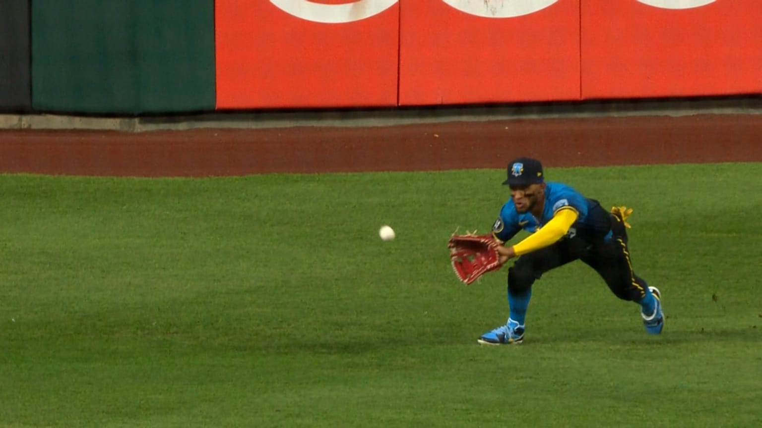 Johan Rojas' diving catch | 08/30/2024 | Philadelphia Phillies