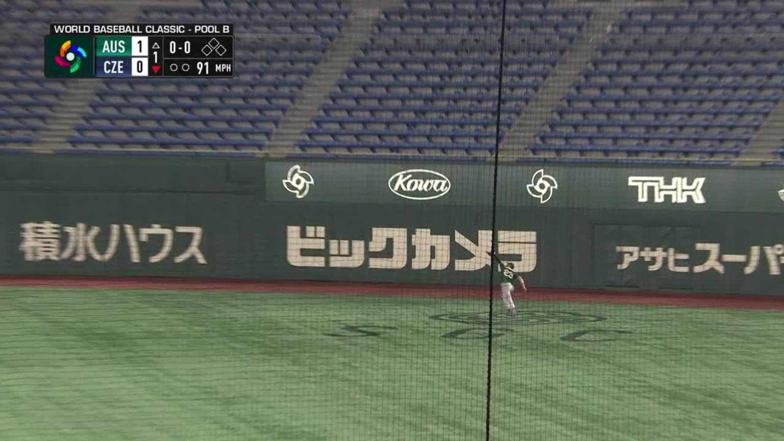 Tim Kennelly ranges to his right, lays out in first | 03/12/2023 | MLB.com