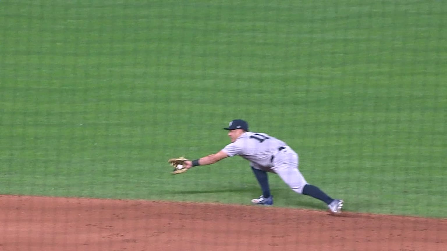 Anthony Volpe's diving play | 06/12/2024 | MLB.com