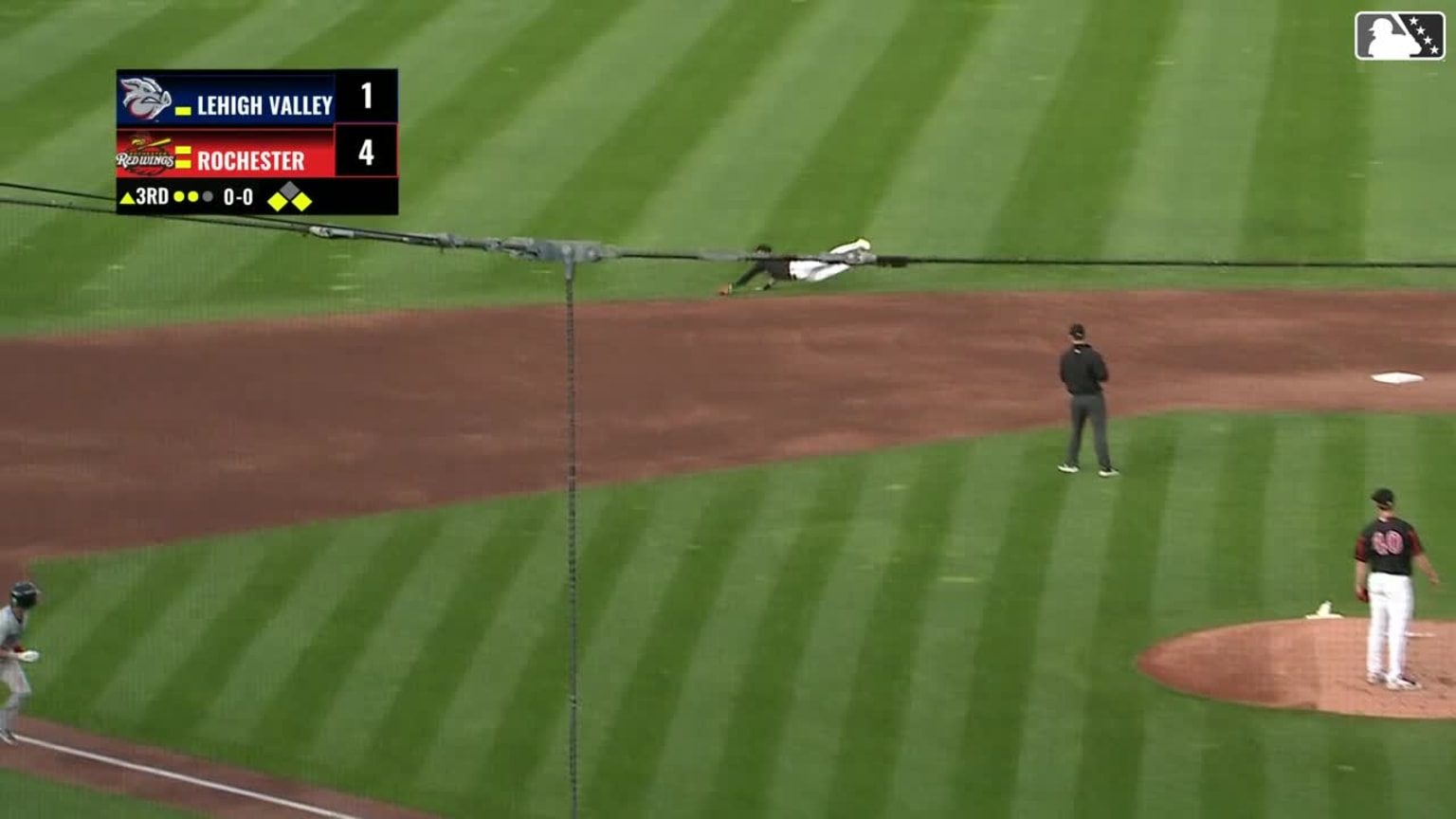 Jackson Cluff's diving play | 05/02/2025 | MLB.com