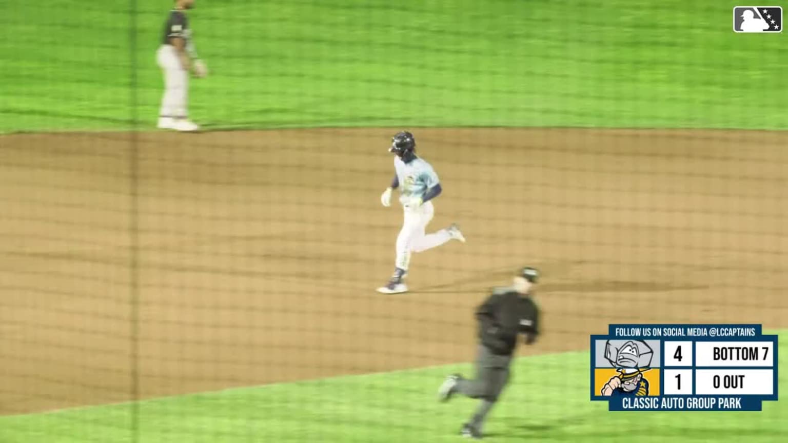 Alex Mooney's third home run of the season | 04/20/2024 | MLB.com