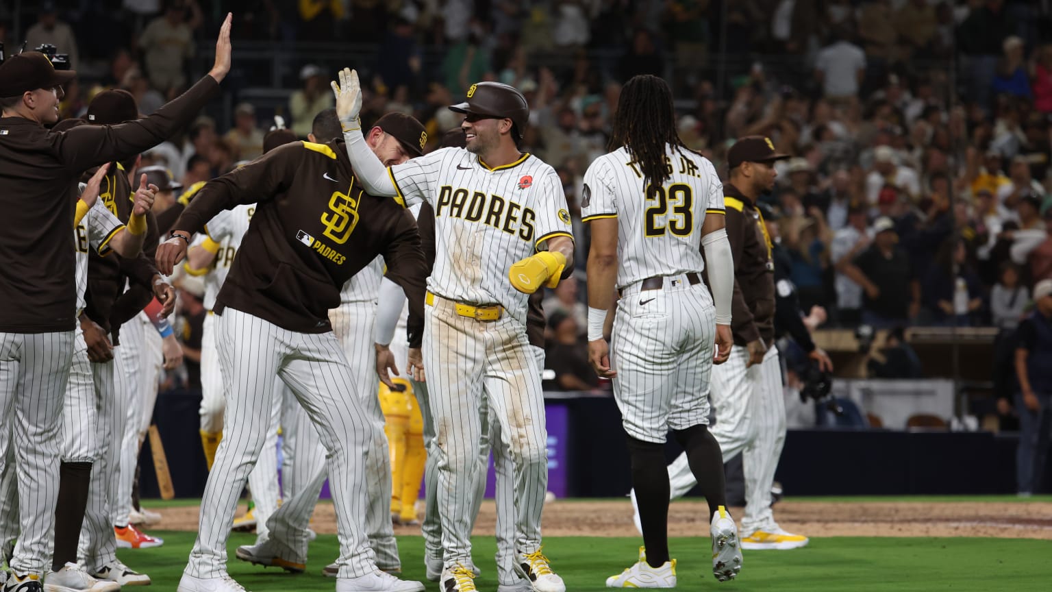 Tyler Wade lo gana con lanzamiento descontrolado | 26/05/2025 | Los ...