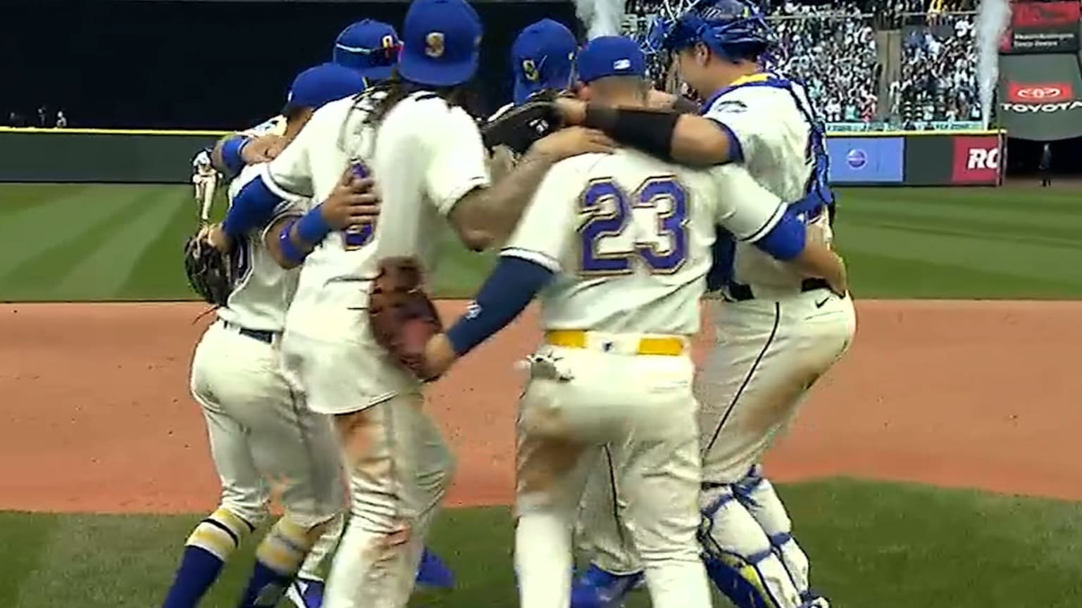 Justin Topa strikes out Kyle Tucker for the final out | 05/07/2023 ...