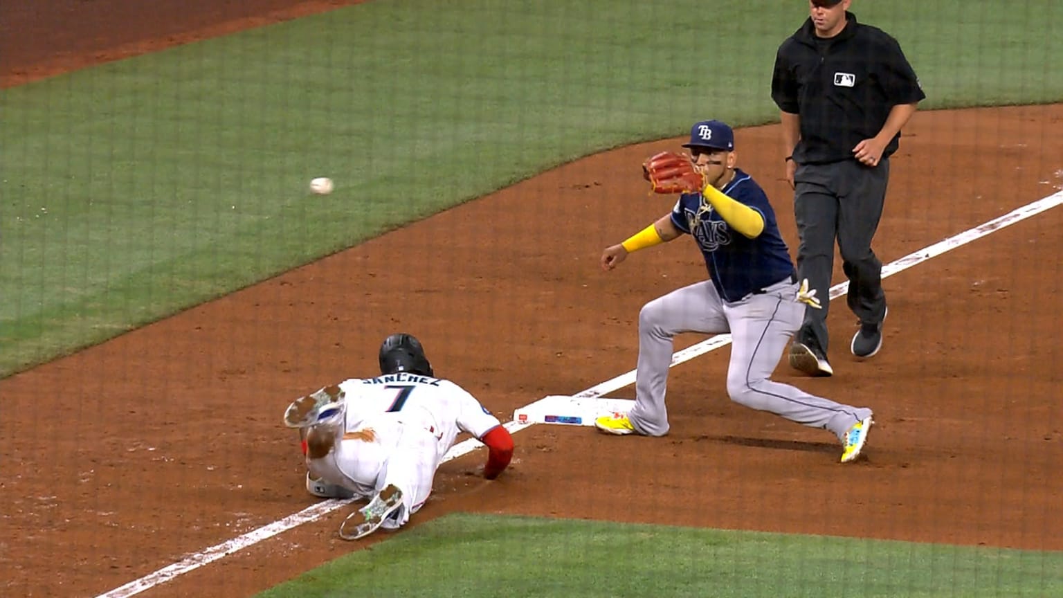 Christian Bethancourt picks off Jesús Sánchez | 08/30/2023 | Tampa Bay Rays