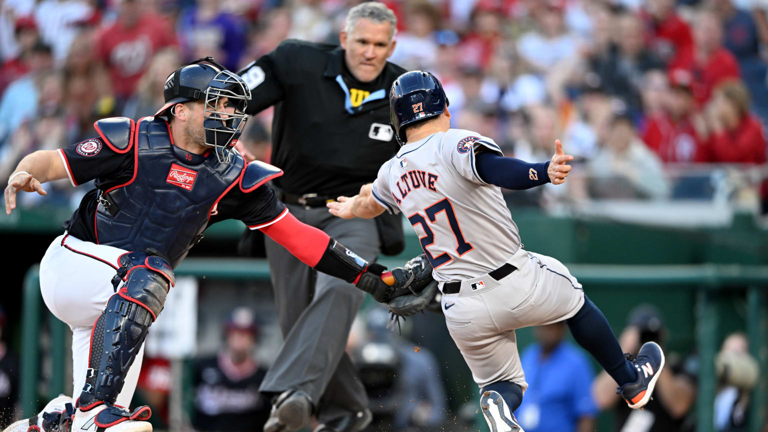 Lane Thomas throws out runner and completes DP | 04/20/2024 ...