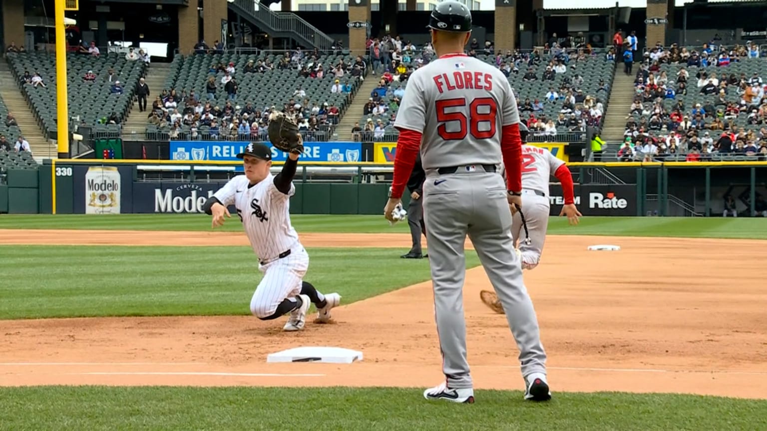 Andrew Vaughn's diving snag | 04/13/2025 | Chicago White Sox