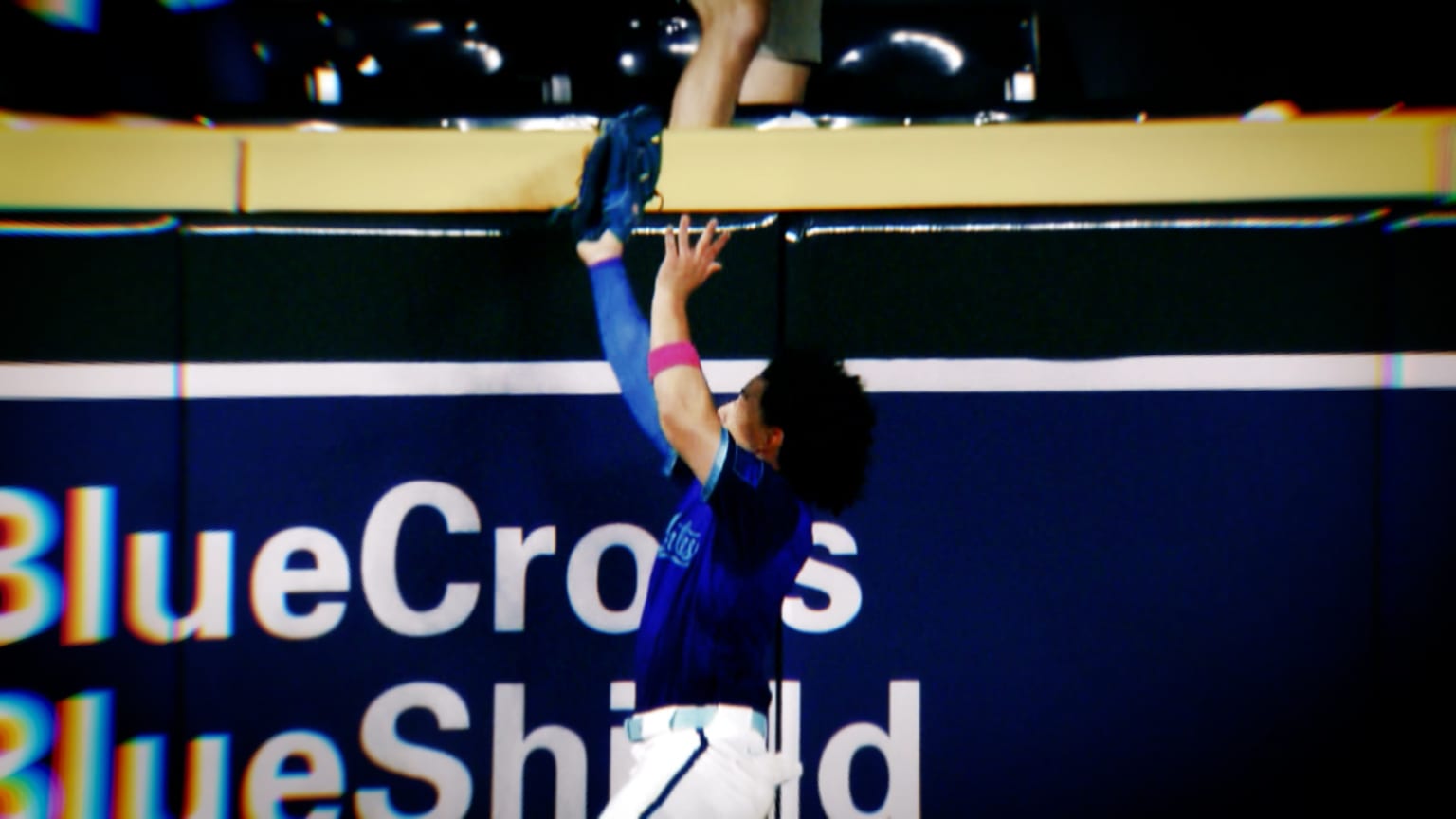 Daily Dash: Acuña Jr.'s throw, Thomas' leap | 07/19/2025 | MLB.com