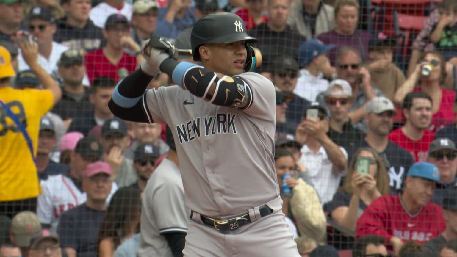 Torres belts a two-run home run to center field | 06/18/2023 | MLB.com