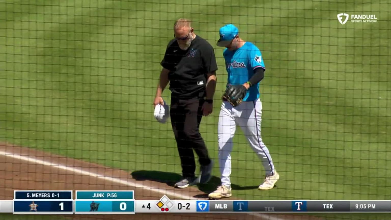 Janson Junk leaves game with injury | 03/20/2025 | Miami Marlins