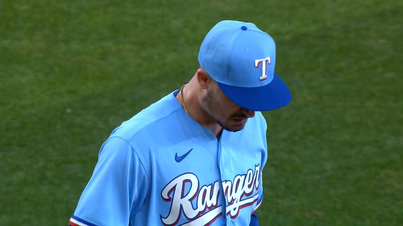 Heaney escapes a jam in the top of the 4th inning | 07/02/2023 | Texas ...