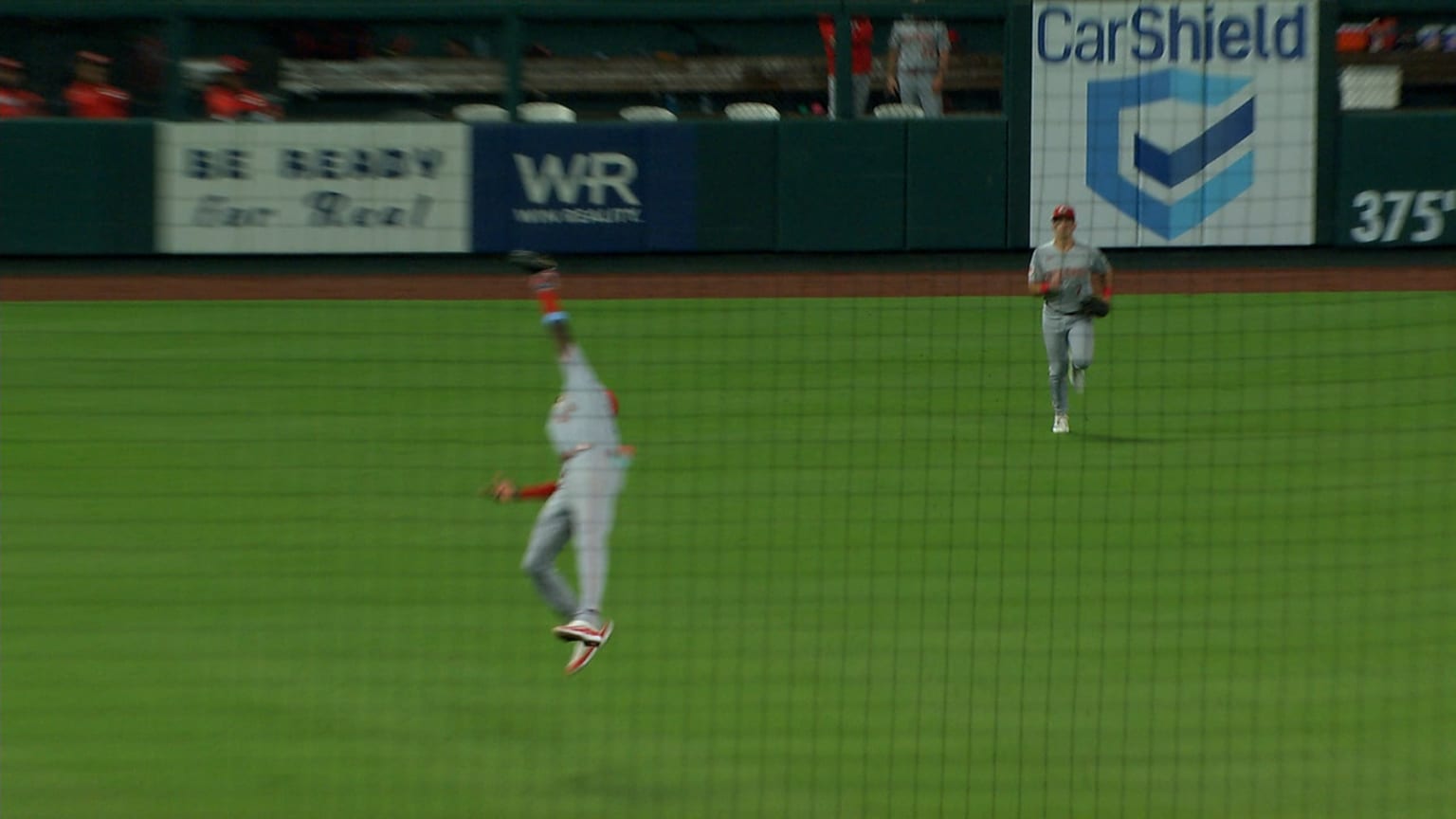 Elly De La Cruz makes a dazzling leaping catch | 09/29/2023 ...