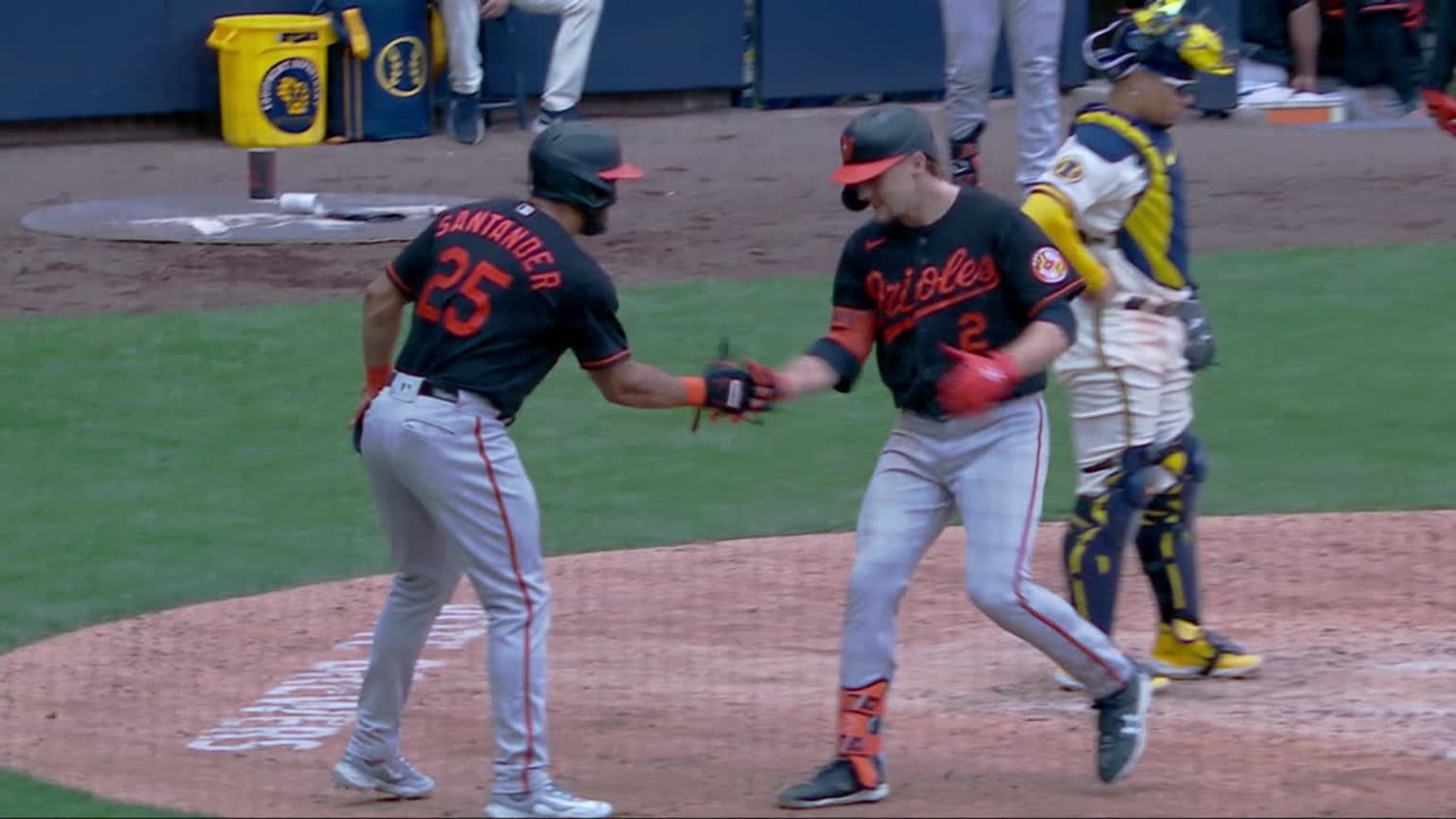 Gunnar Henderson slugs a go-ahead homer in the 8th | 06/08/2023 ...