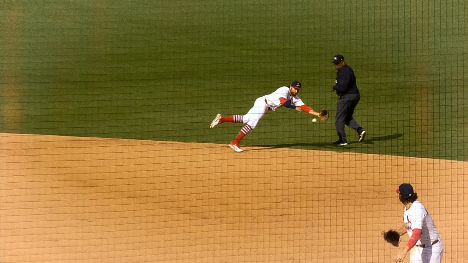 Daily Dash: Reynolds' dive, Frelick's catch | 03/31/2025 | MLB.com