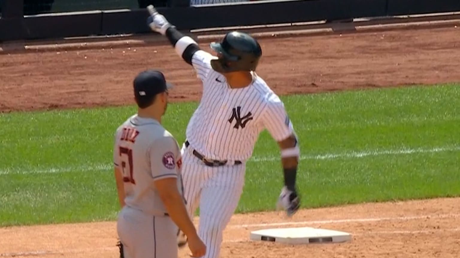 Gleyber Torres conecta un jonrón solitario | 05/08/2023 | Los Yankees de Nueva York