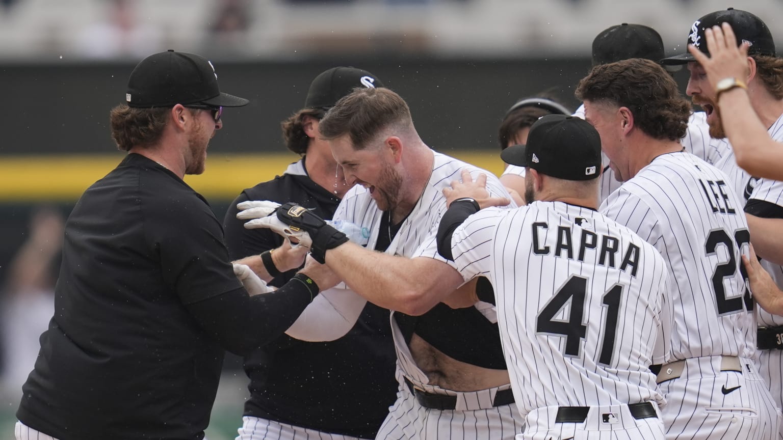 Tim Elko's walk-off single | 06/05/2025 | MLB.com