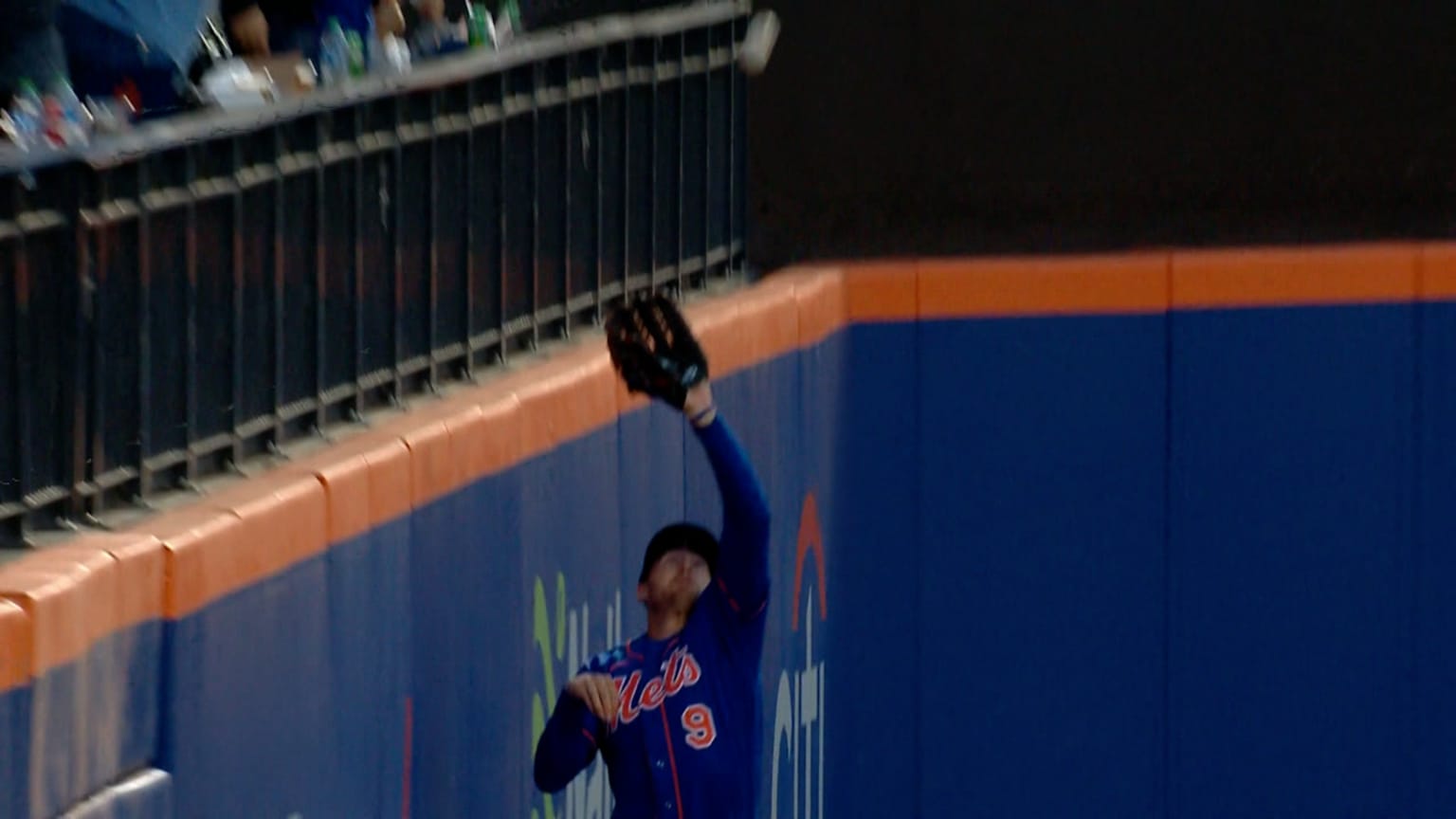 Brandon Nimmo robs a home run with an incredible grab | 05/30/2023 ...