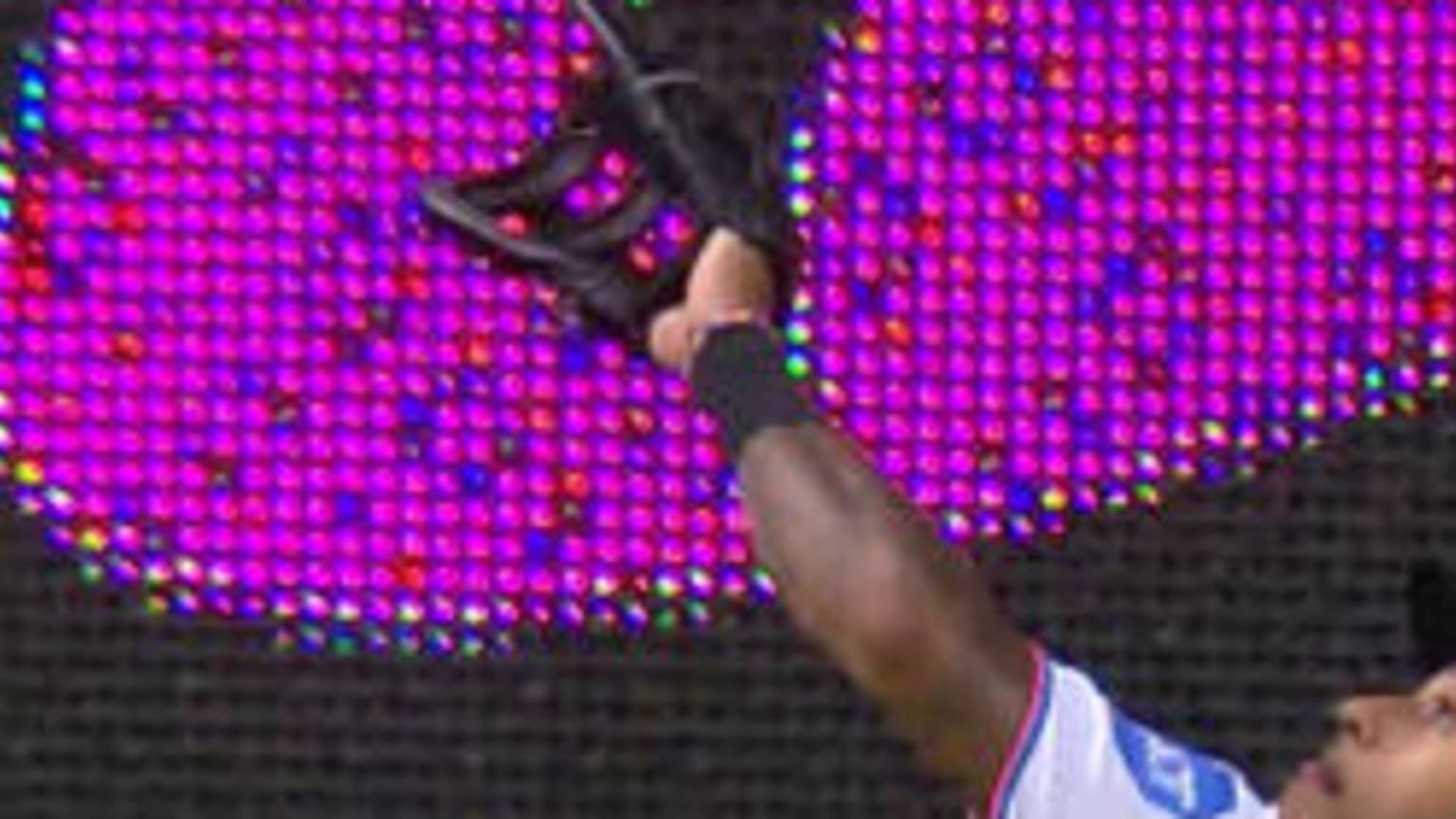 Dane Myers races into the wall while making a catch | 07/05/2023 ...