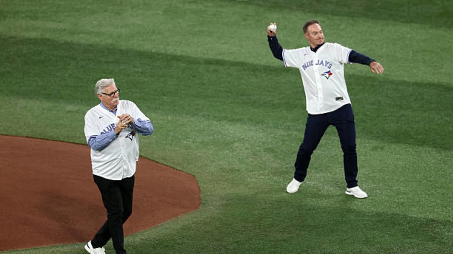 Paul Molitor, Jack Morris toss first pitch in Game 7 | 11/01/2025 | MLB.com