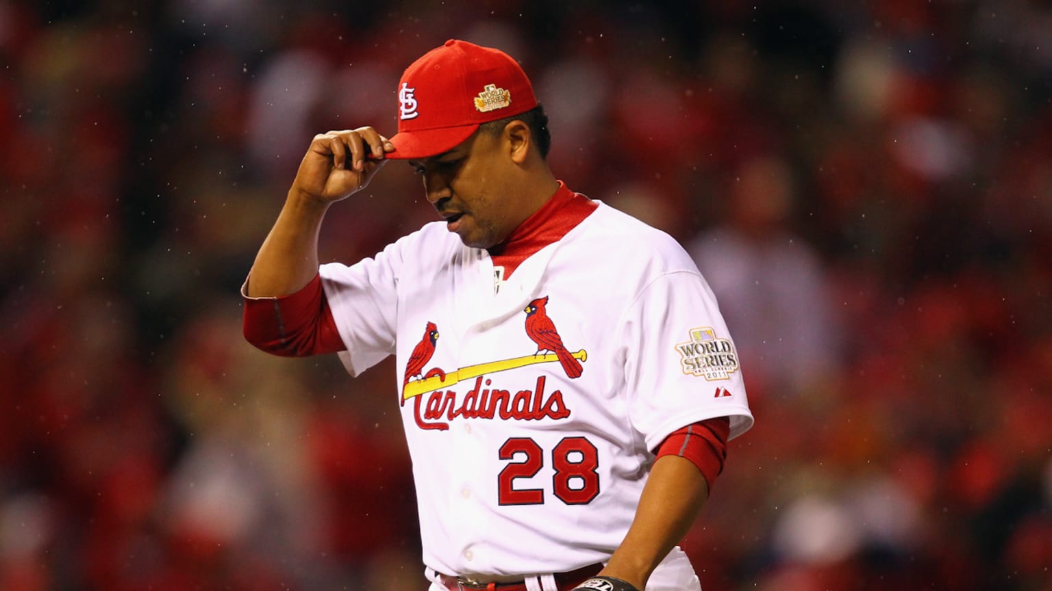 Octavio Dotel gets two outs in the 8th in Game 1 | 10/19/2011 | MLB.com
