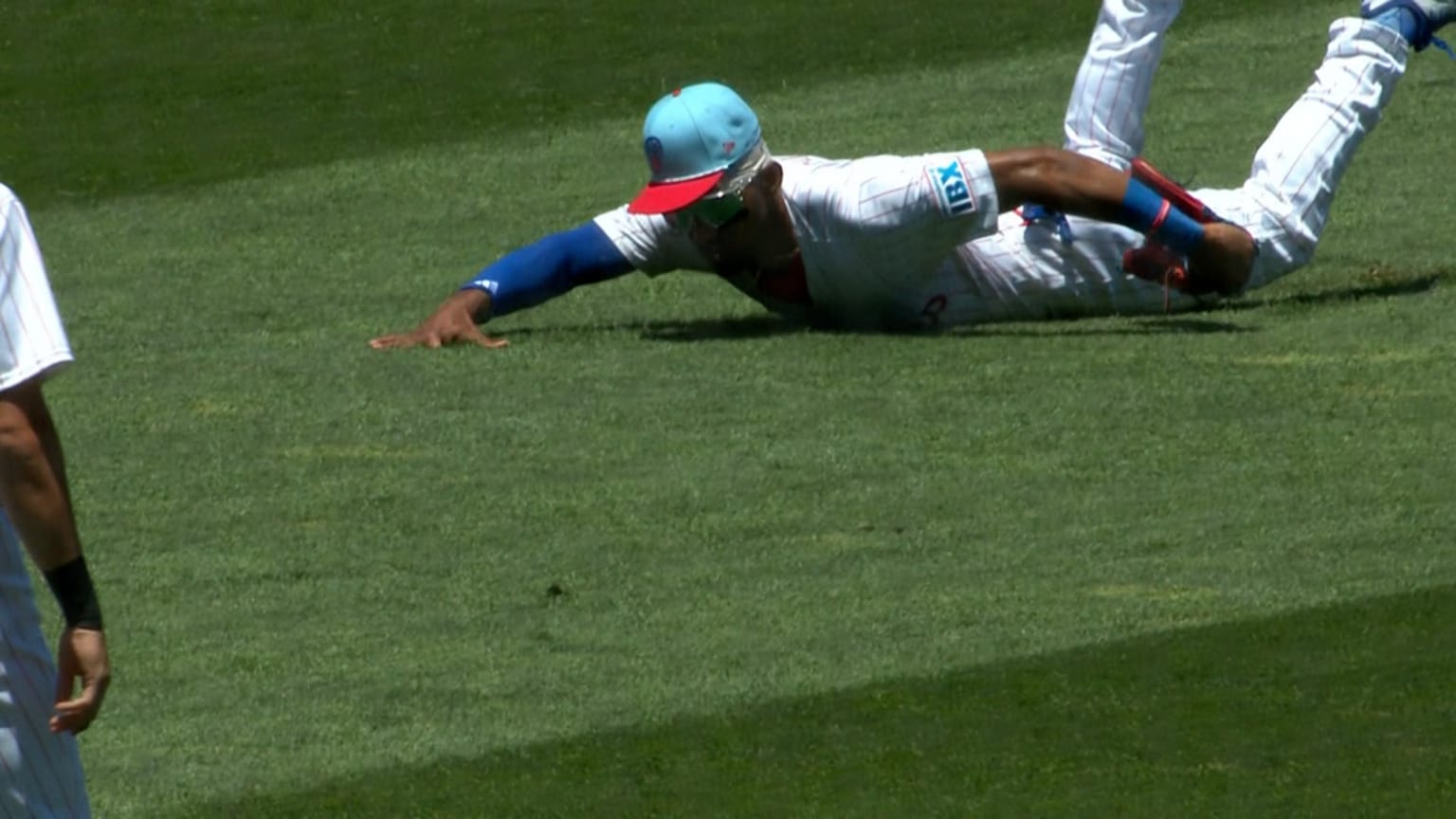 Johan Rojas' diving catch opens the game | 07/04/2025 | Philadelphia ...